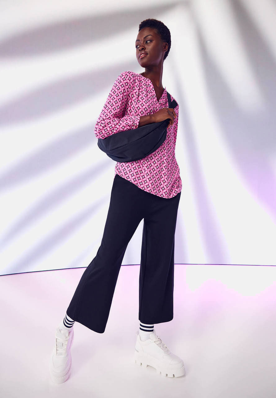 Caution Virtual Paradise - Film & Foto Studio